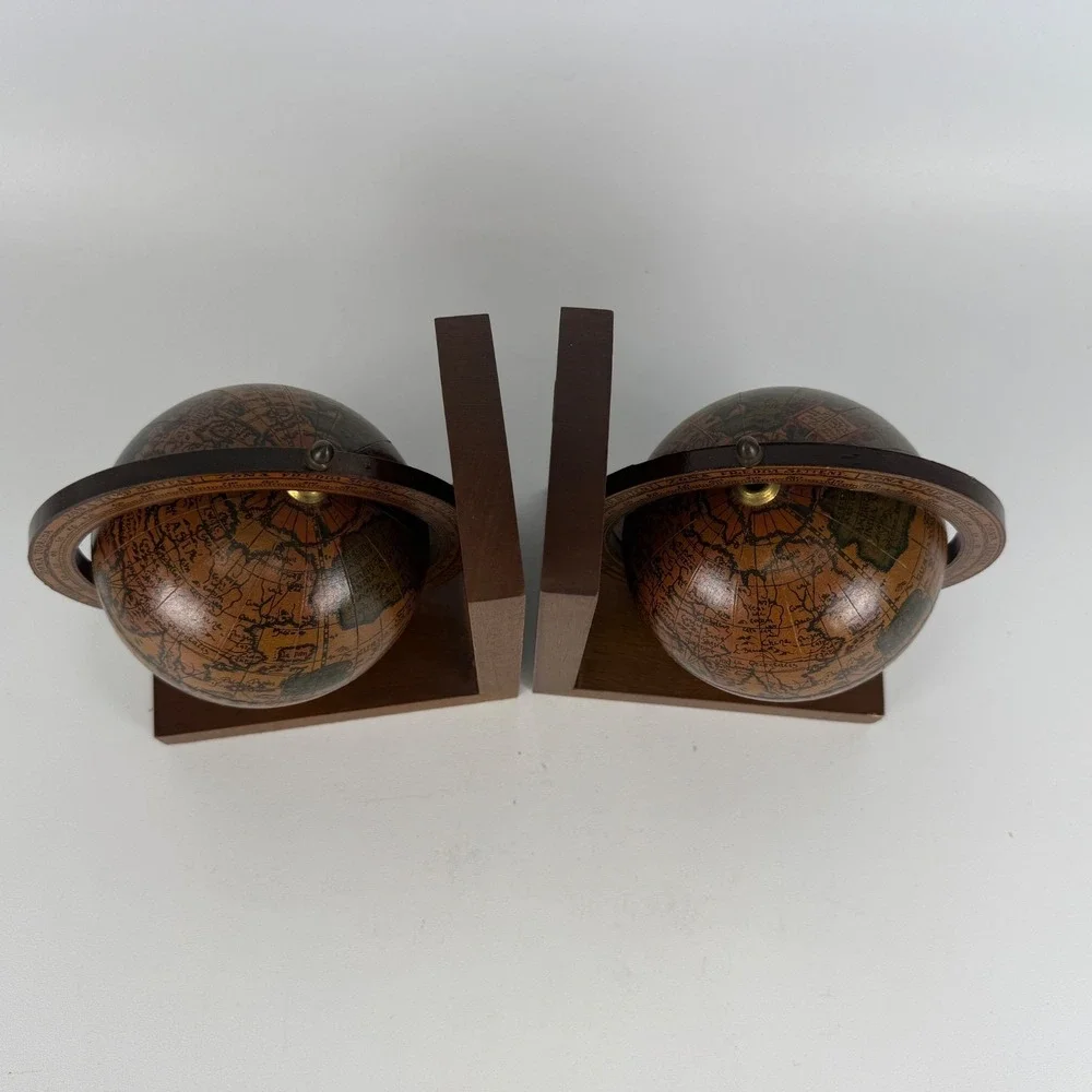 Zona Torrida | Wall Decor | Vintage Pair Of Zona Torrida Desktop ...